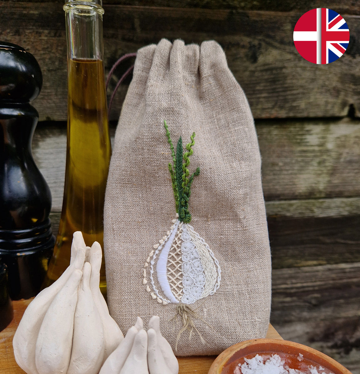 Embroidery kit: Garlic bag – Moonfeather